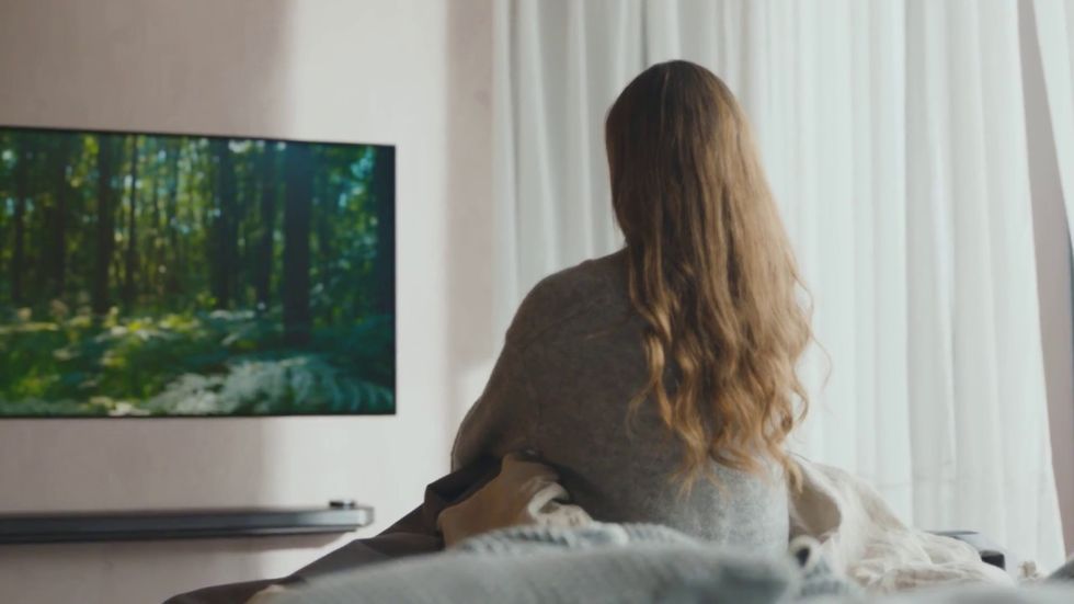 How Far Back Should You Sit From Your TV? And Other Viewing Tips - STOREYS