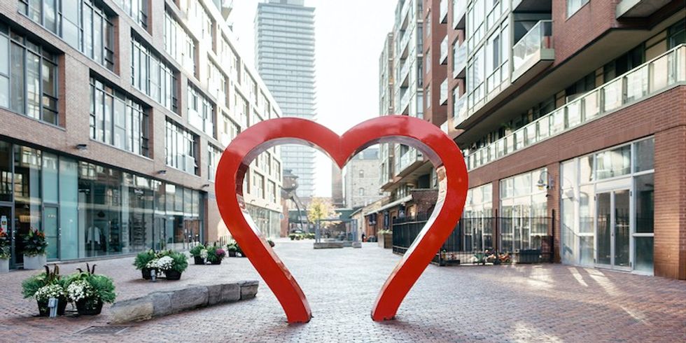 Toronto Hailed as One of the Most Romantic Cities in Canada