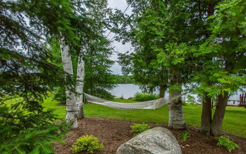 Rent: Stunning Lorimer Lake Escape Has Vacancy to Spare