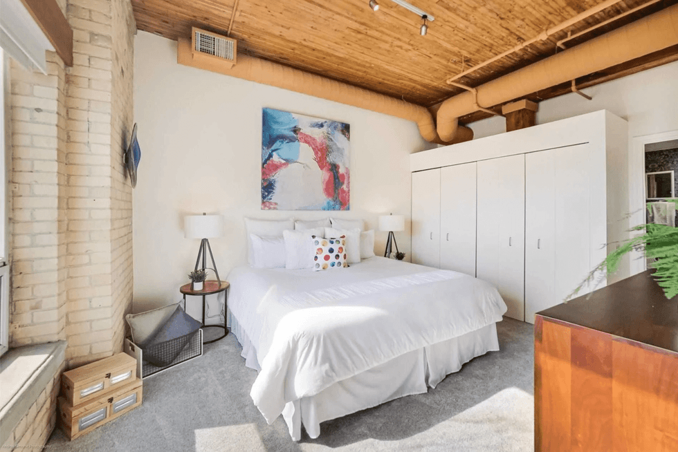 $1.1M for Roomy 2-Bedroom Penthouse in Gotham Lofts