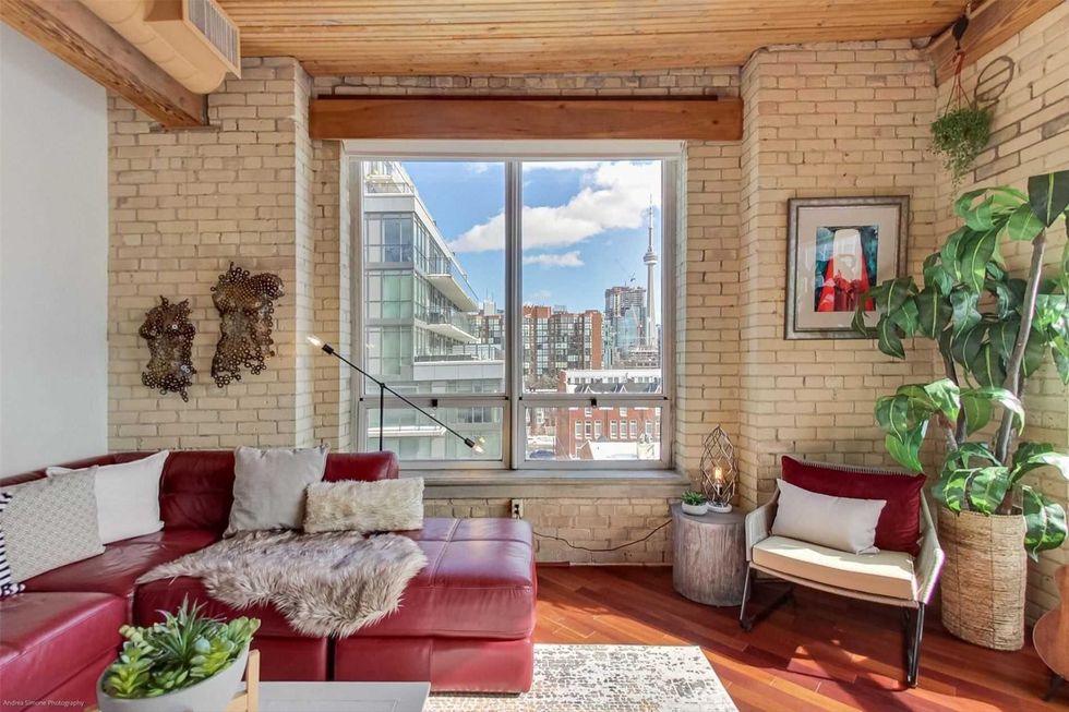 $1.1M for Roomy 2-Bedroom Penthouse in Gotham Lofts