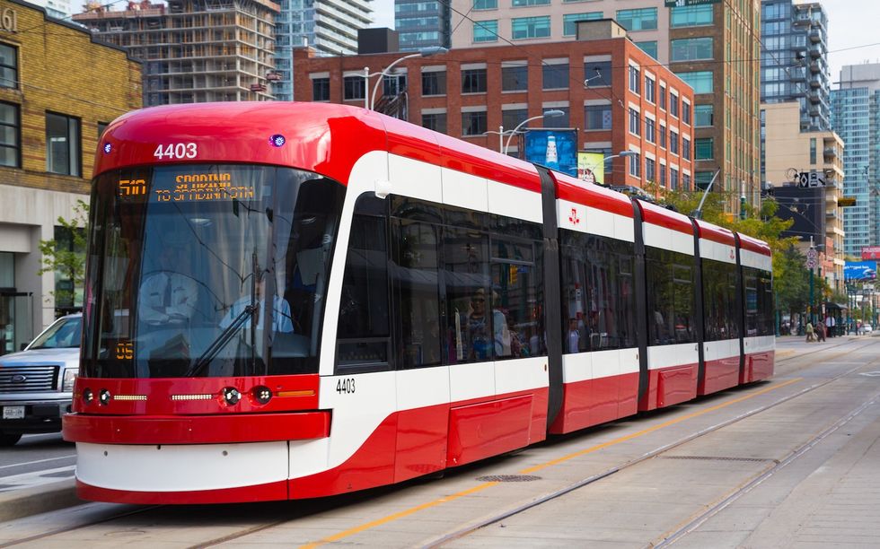 Toronto to Buy 60 New Streetcars Thanks to $568M Multi-Level Government ...