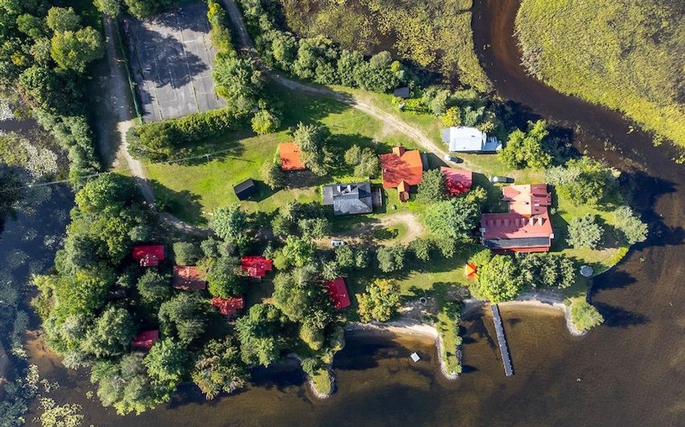 Cottage Country Compound Spanning 38 Acres Hits the Haliburton Market