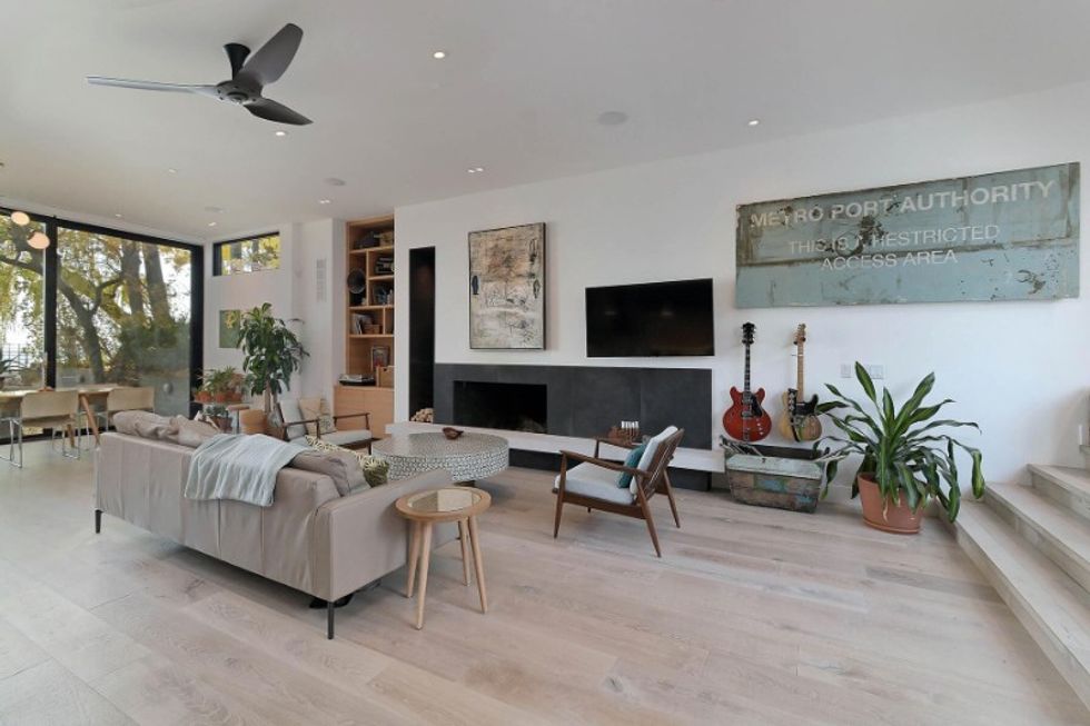 This Mimico Modern Serves Elevated Beach-Side Living