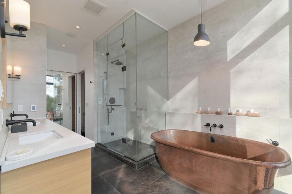 This Mimico Modern Serves Elevated Beach-Side Living